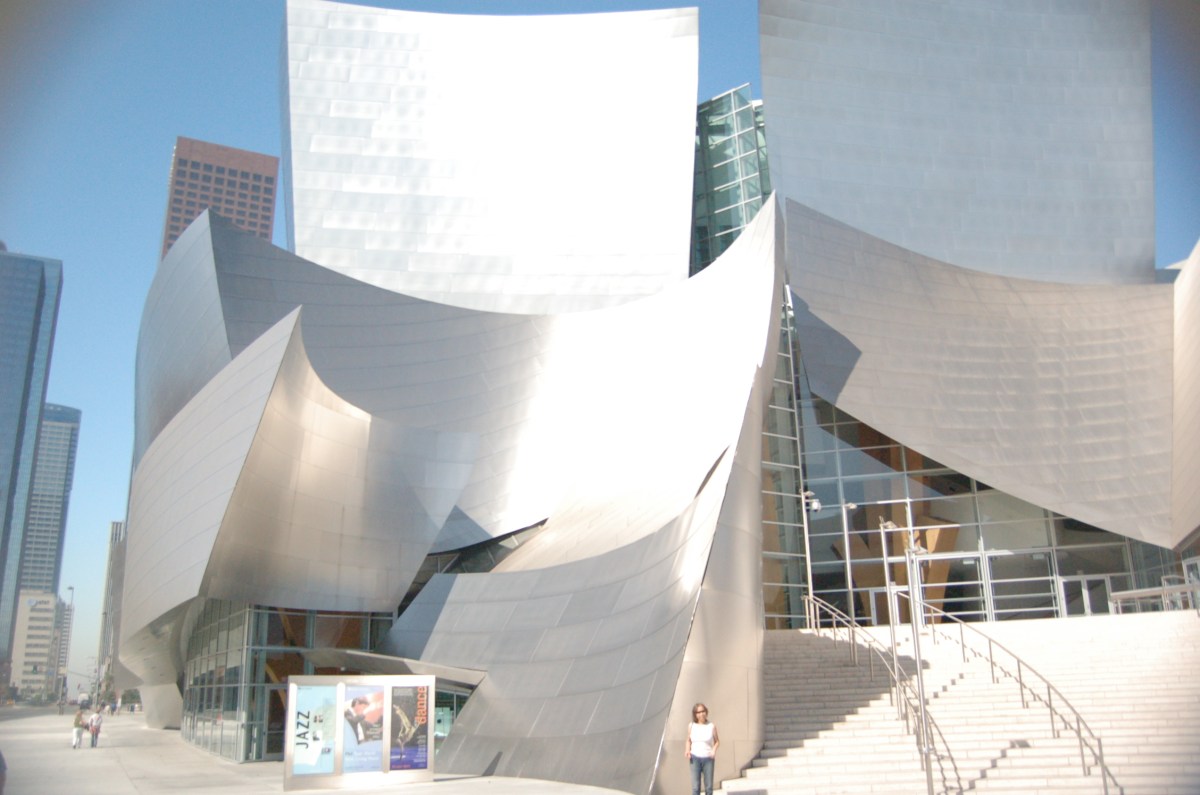 The Language of Undulating Forms: Iconic Buildings | Artsy Rambler